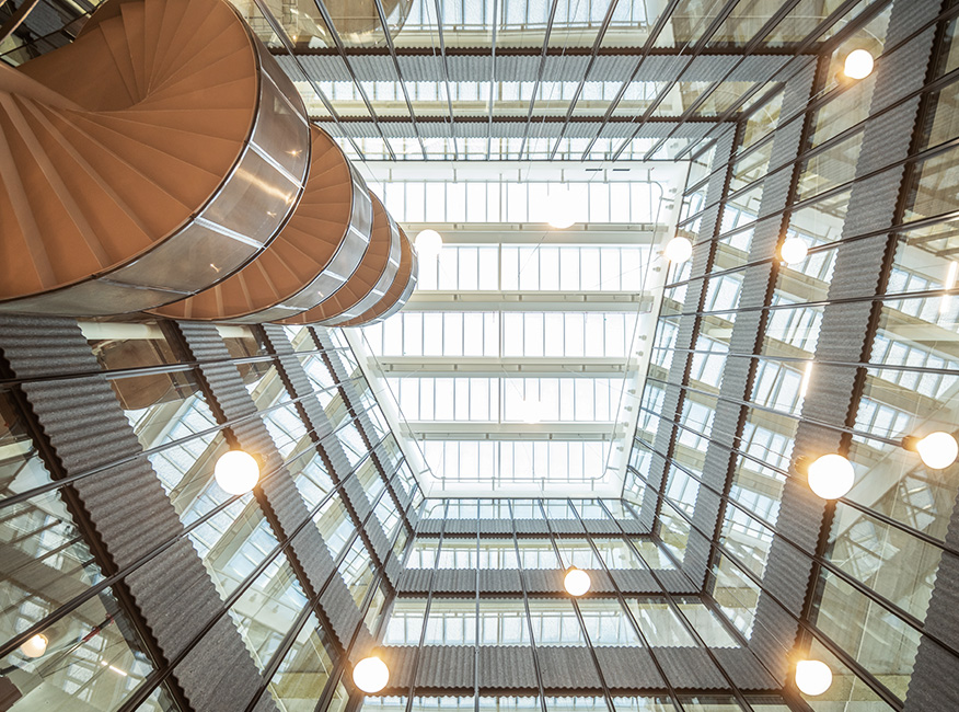 900 sq. m of acoustic panels at dizzying heights in Hangar 5 - Abstracta